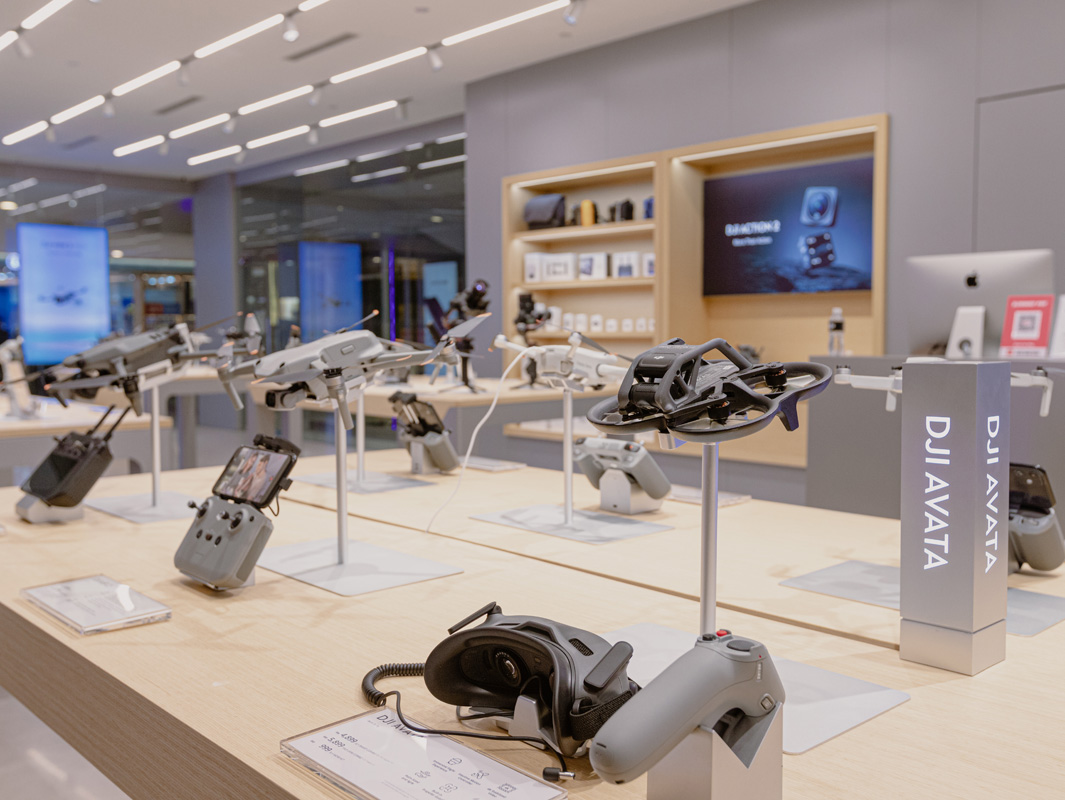 DJI Sunway Pyramid 今日正式开业，目前东南亚最大一家DJI高档体验店和服务中心！ - Zing Gadget