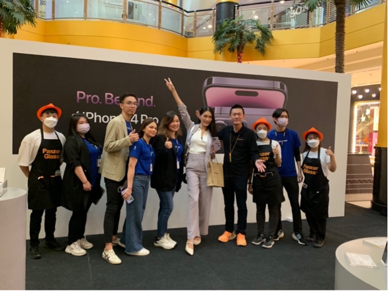machines在Sunway Pyramid举办iPhone 14取货活动，预购iPhone 14系列者可得优惠券、免费电影票等赠品 ...
