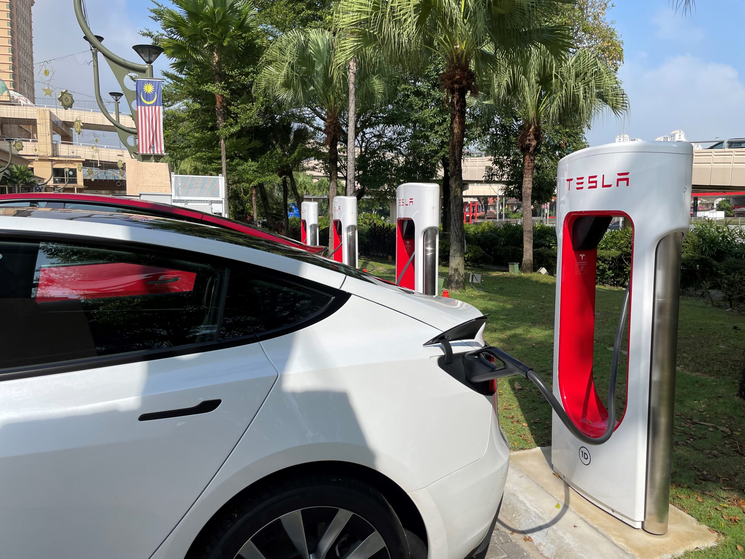 Sunway Pyramid Tesla Supercharger超级充电站正式启用，收费RM1.25/kWh