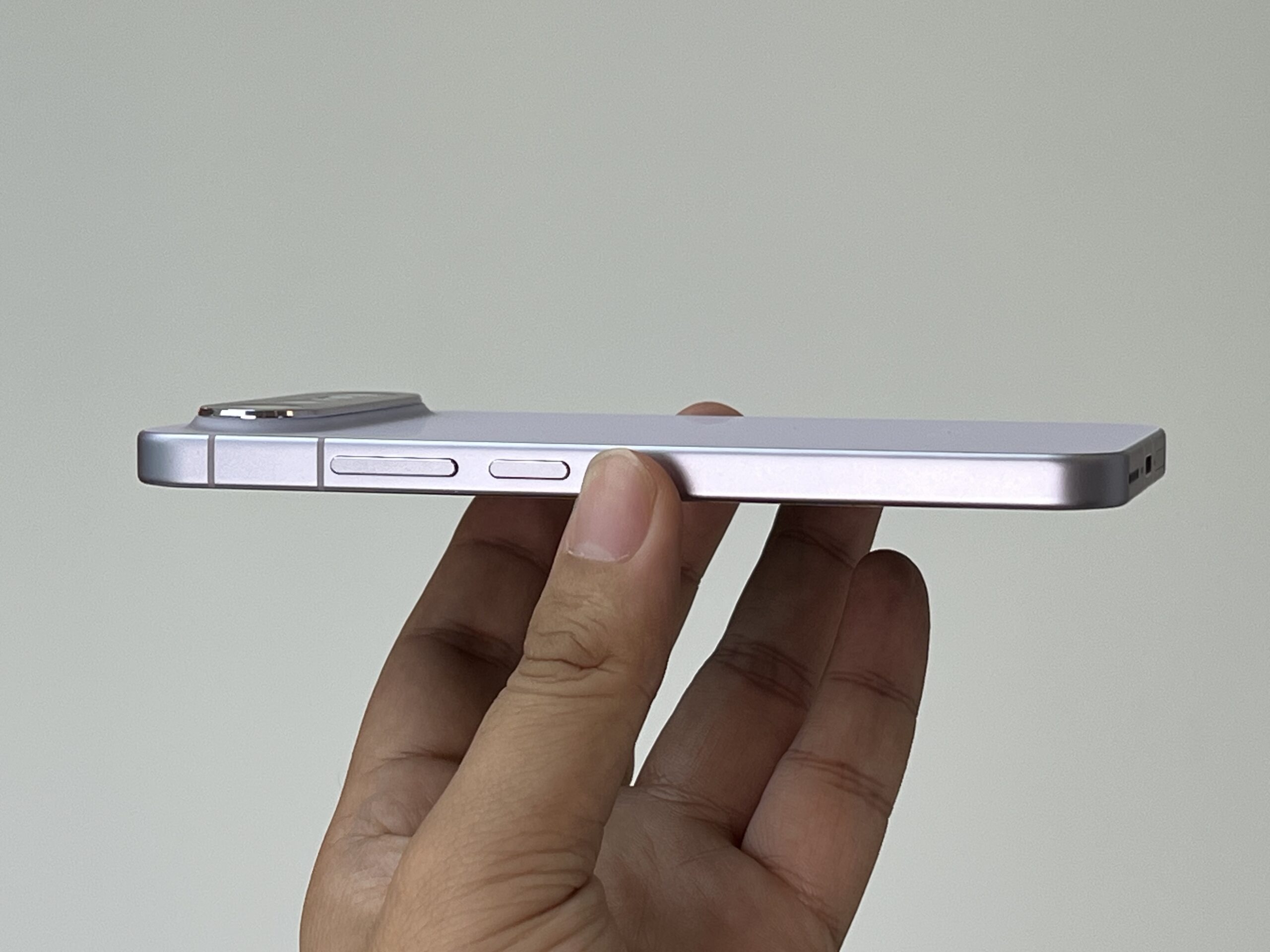 vivo X300 FE评测：小屏轻旗舰，就连“大炮”也很轻！虽是FE但落差不会太明显 - Zing Gadget